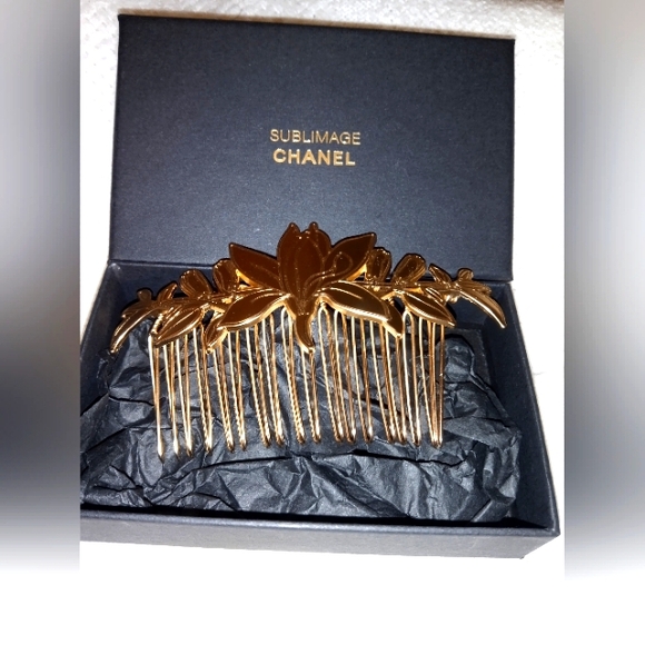 CHANEL | Hair | Nwb Channel Floral Design Gold Tone Hair Comb 35 Inch ...